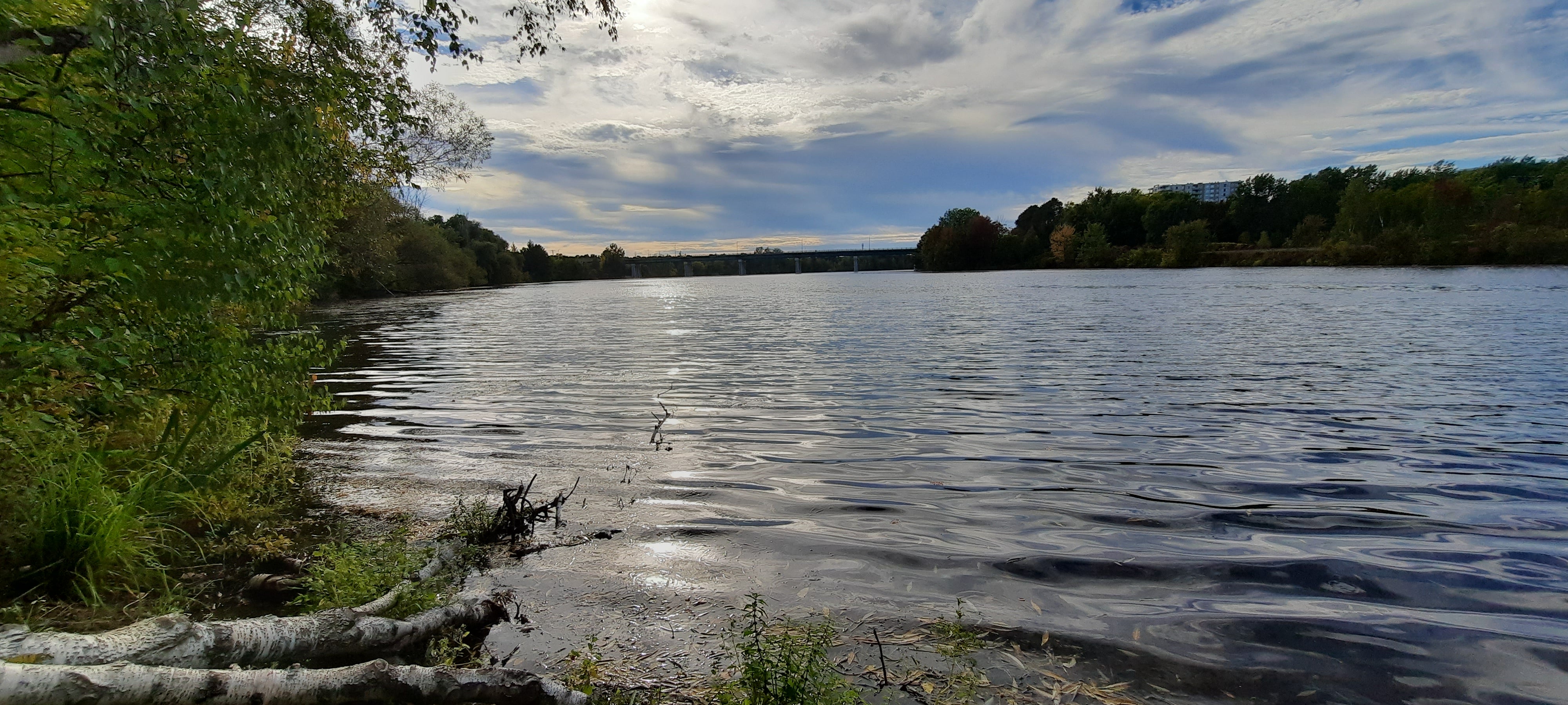 21 SEPTEMBRE 2021 16h19 (Vue 1) Rivière Magog Sherbrooke. Pont Jacques ...